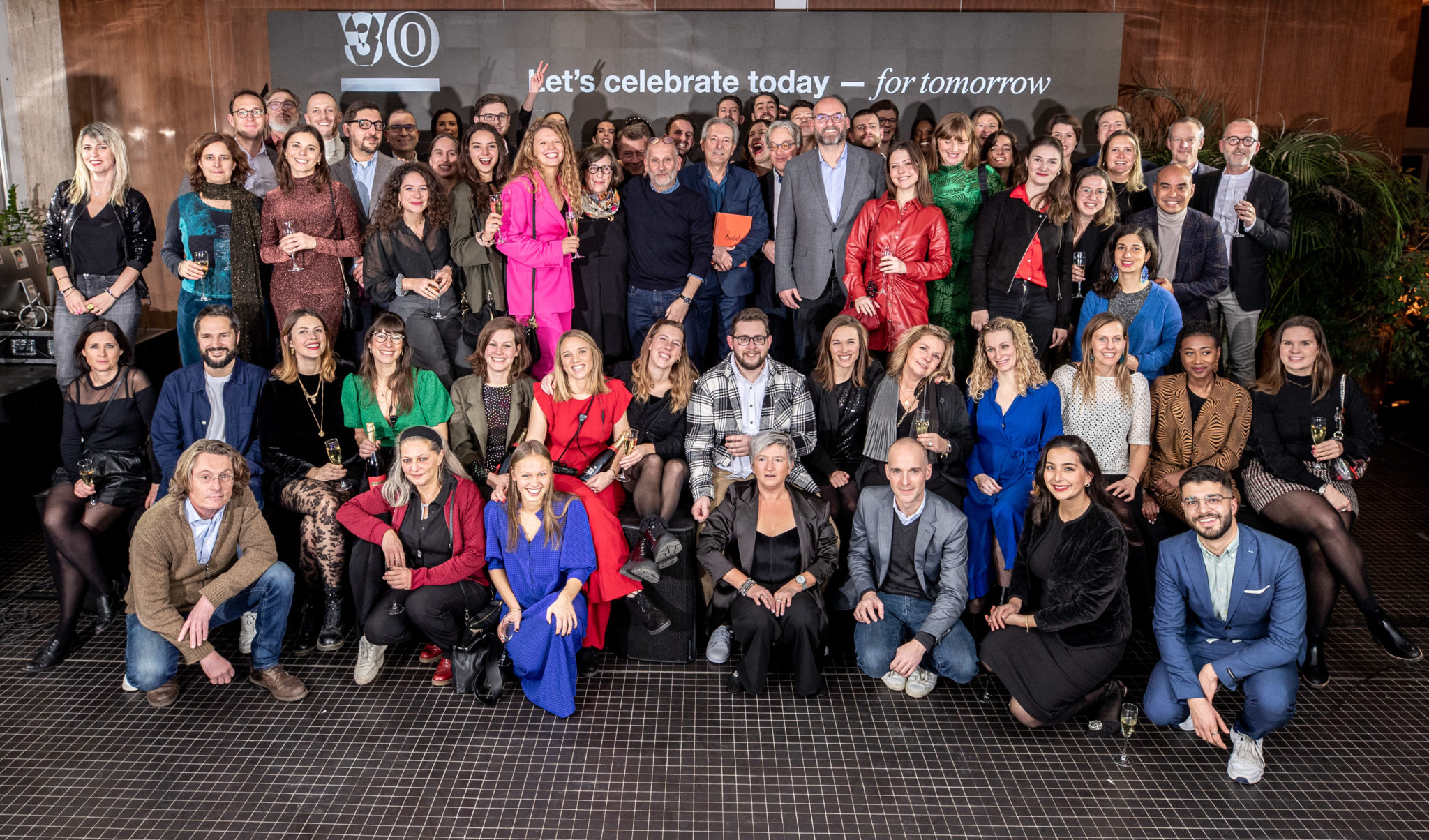 VO Group : chacun son histoire - PUB