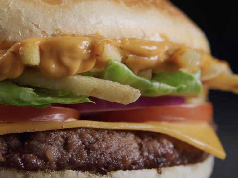 QUICK ET HAPPINESS REVISITENT LA MITRAILLETTE - PUB