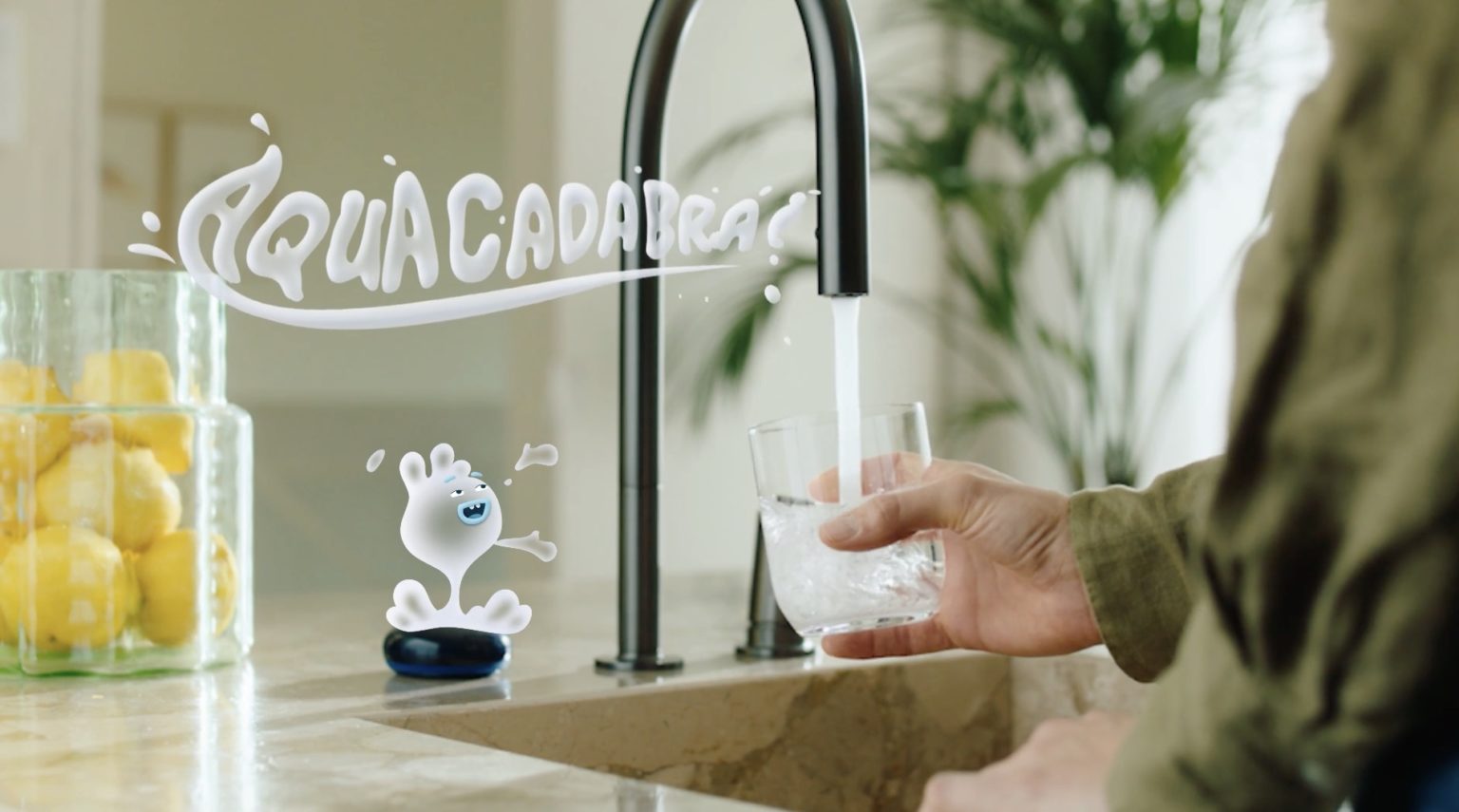 Bonka Circus et Robinetto lancent Robi, l’eau du bouton - PUB