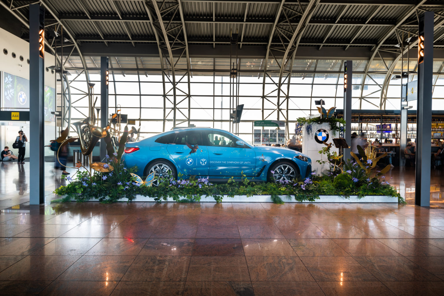 The Marcom Engine zet elektrische BMW op Tomorrowland-voetstuk - PUB