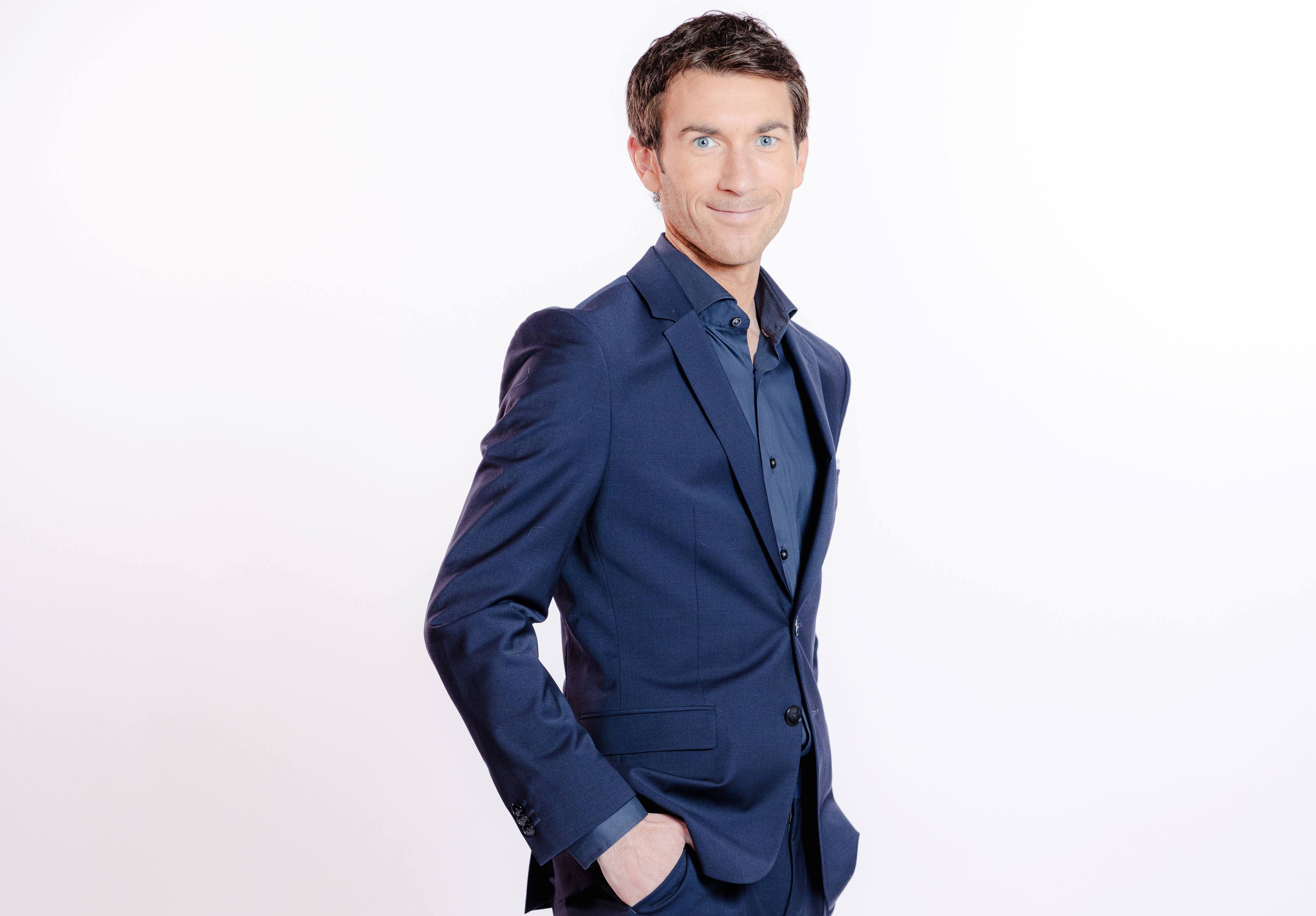 Pause Media : le mag mensuel de décryptage médiatique de la RTBF - PUB