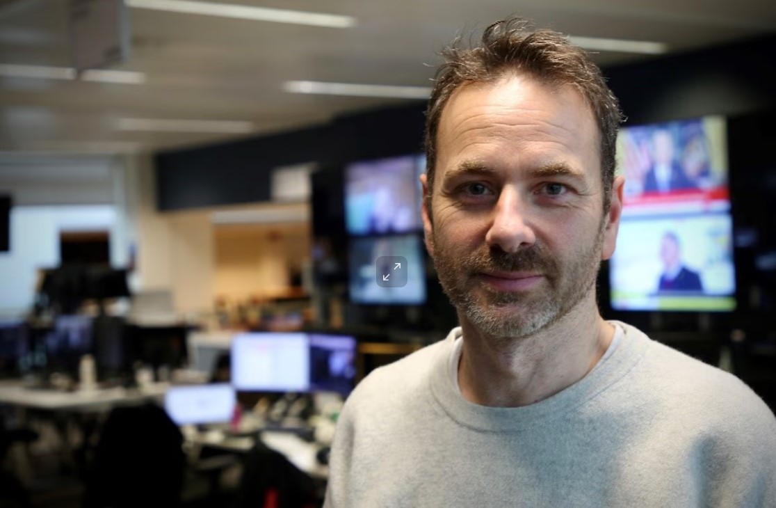 Karel de Grote Hogeschool reikt erebachelor uit aan journalist Tim ...