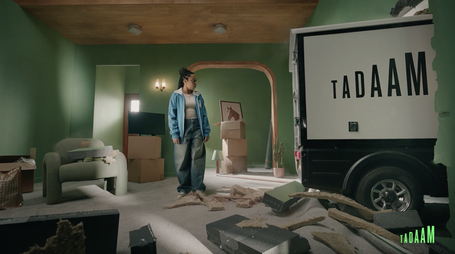 PLUG, PLAY, CONNECT! La nouvelle campagne de TADAAM signée OONA/BAAS - PUB