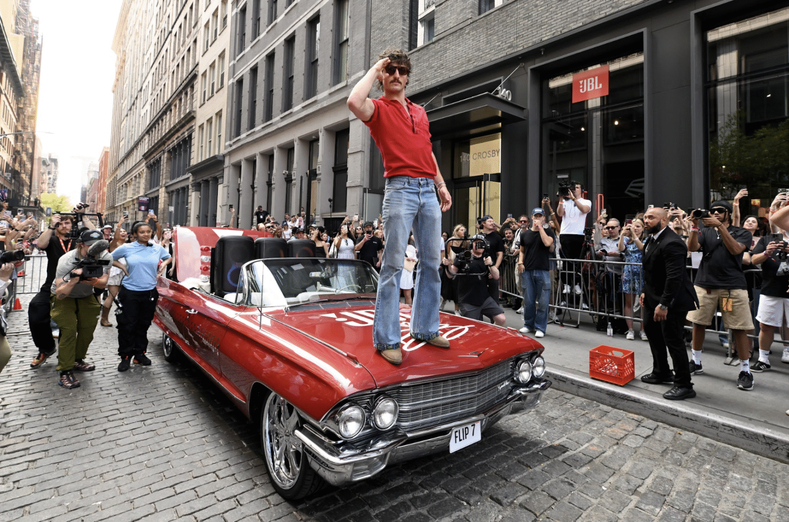 JBL kiest singer-songwriter Benson Boone als nieuwe ambassadeur - PUB