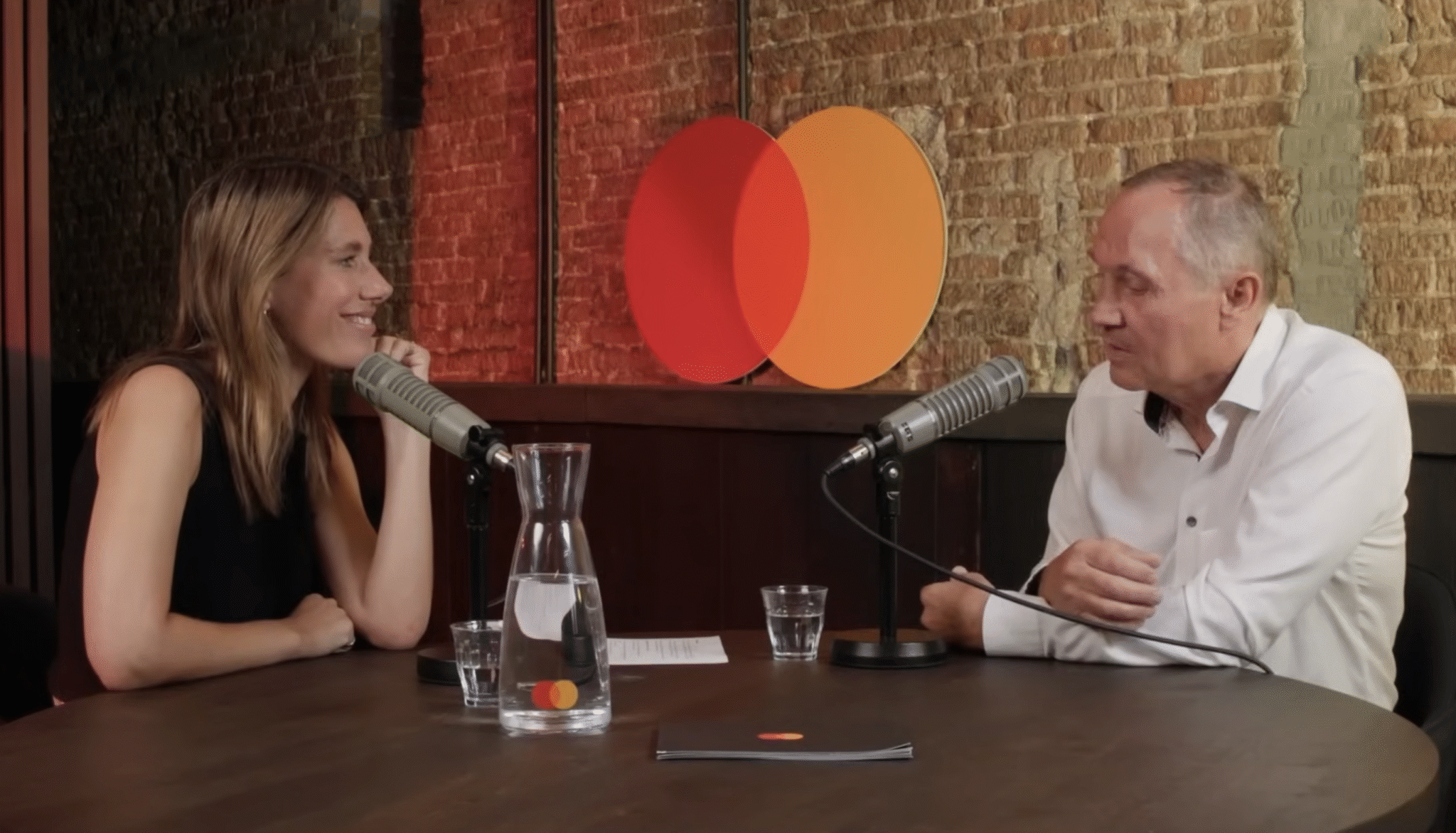 Mastercard maakt de kracht van mensen met visuele beperkingen voelbaar ...