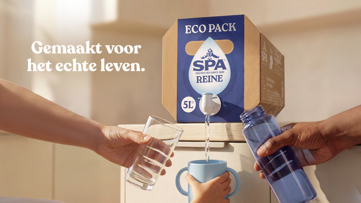 Spa en Happiness plaatsen het Eco Pack van Spa Reine centraal in het ...