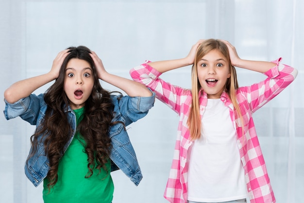 Cómo manejar la envidia entre hermanos