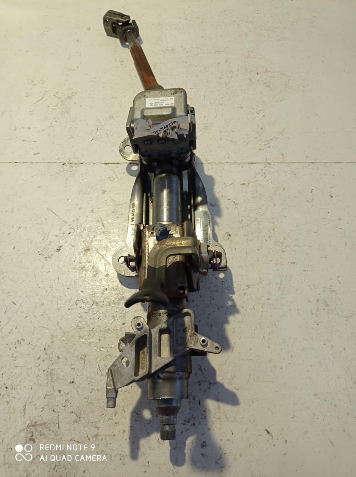 PIANTONE STERZO FIAT Freemont 1° Serie 05026132AC (11>)