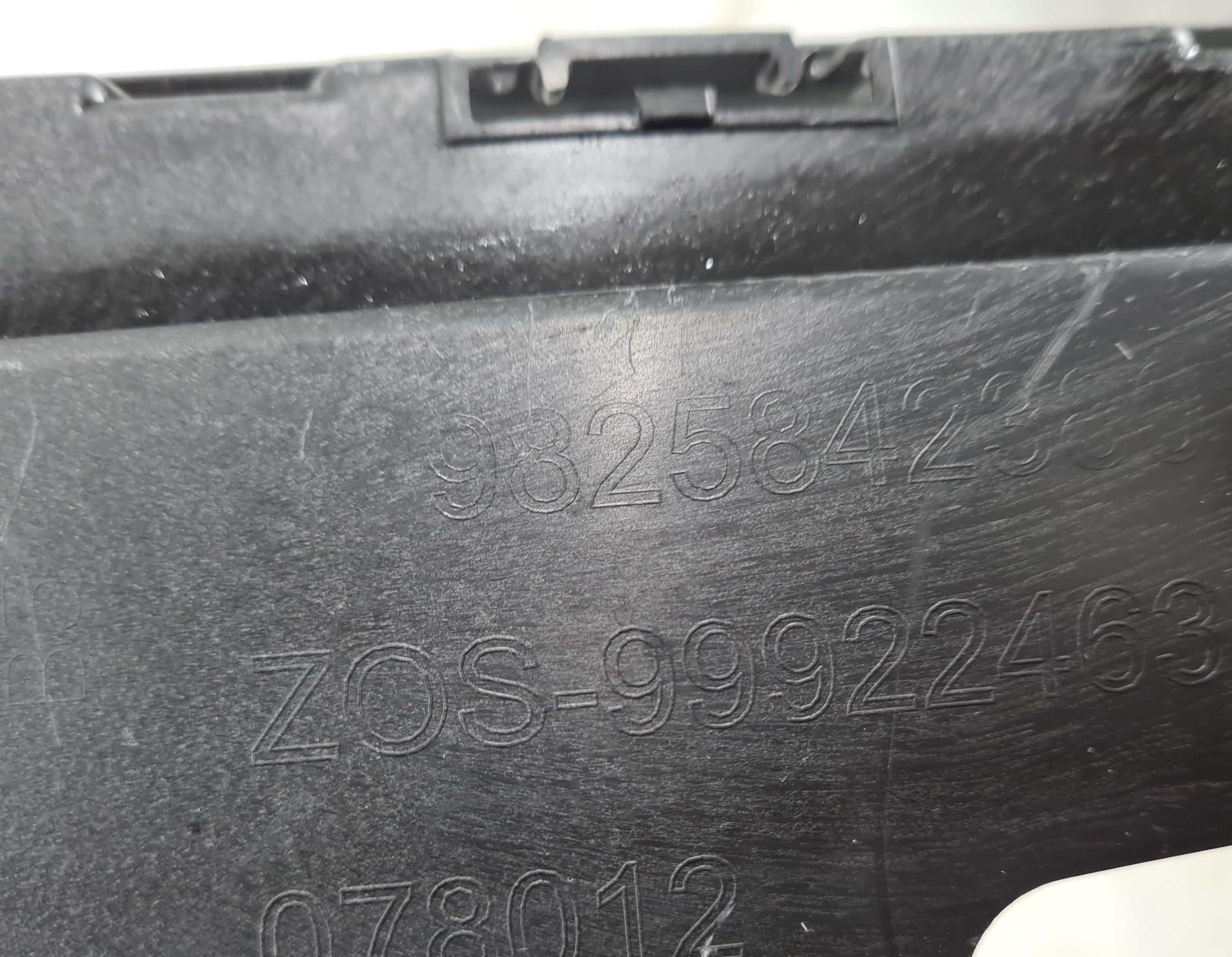 SUPPORTO PARAURTI POSTERIORE PEUGEOT 2008 Serie 9825842380 (19>)