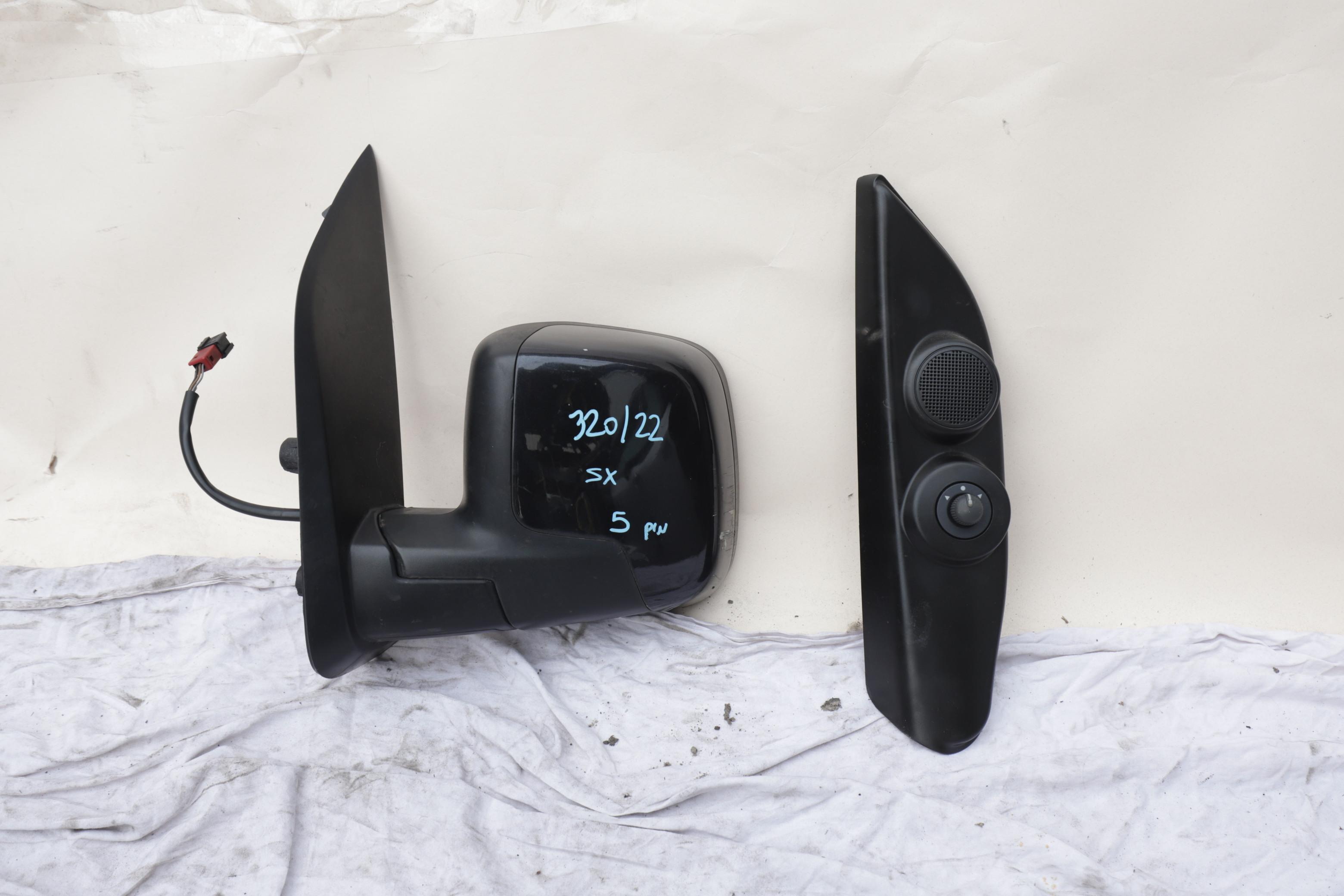 SPECCHIETTO RETROVISORE SINISTRO FIAT Fiorino 2° Serie 735460571 (07>15)
