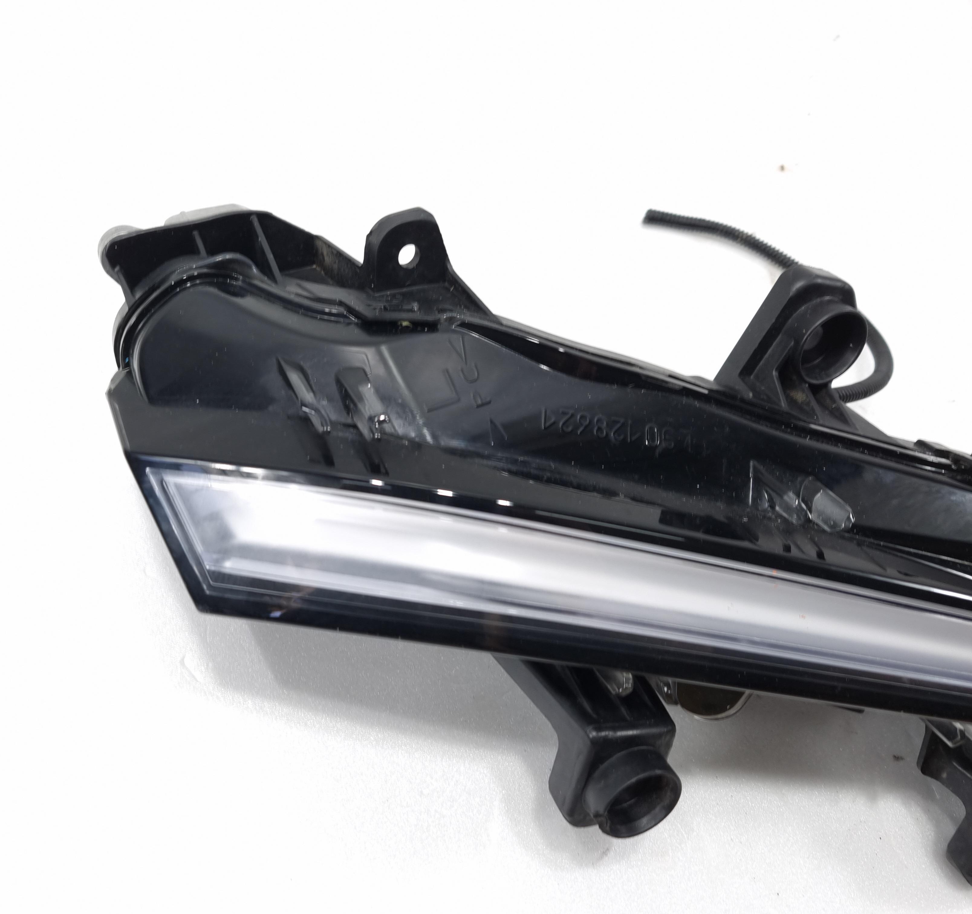 FANALINO PARAURTI ANT SX PEUGEOT 208 Serie 9824241380 (19>)