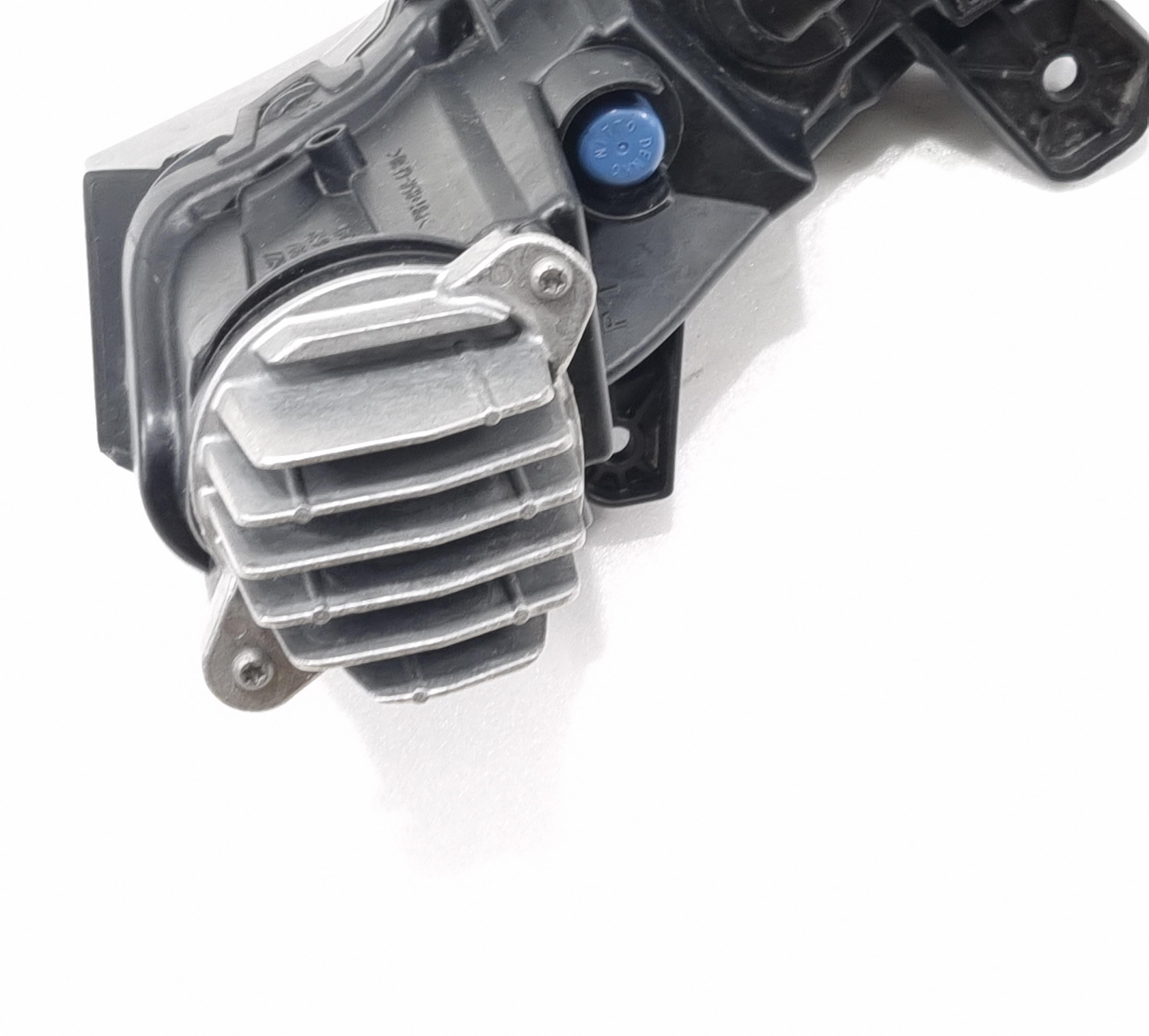 FANALINO PARAURTI ANT SX PEUGEOT 208 Serie 9824241380 (19>)