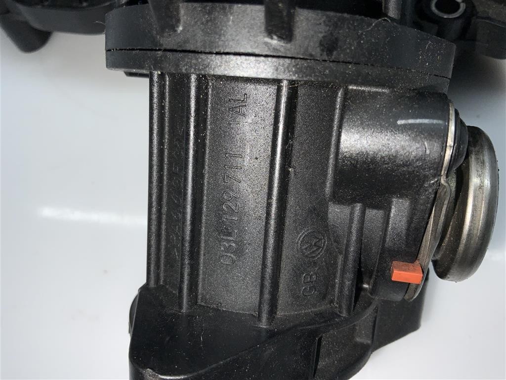 COLLETTORE ASPIRAZIONE VOLKSWAGEN Polo 5° Serie 03l129711 diesel 1598 ...