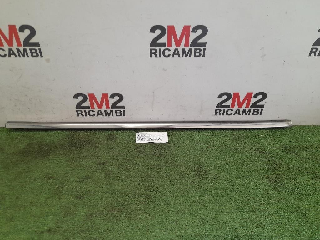 RASCHIAVETRO POSTERIORE DX CITROEN C4 Grand Picasso 9677299280 (13>18)