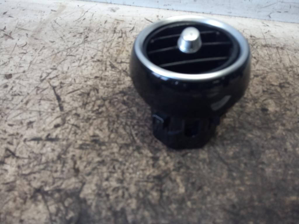 GRIGLIA ARIA INTERNA MERCEDES Classe C (W205) (2013-) A2058300201 (13>)
