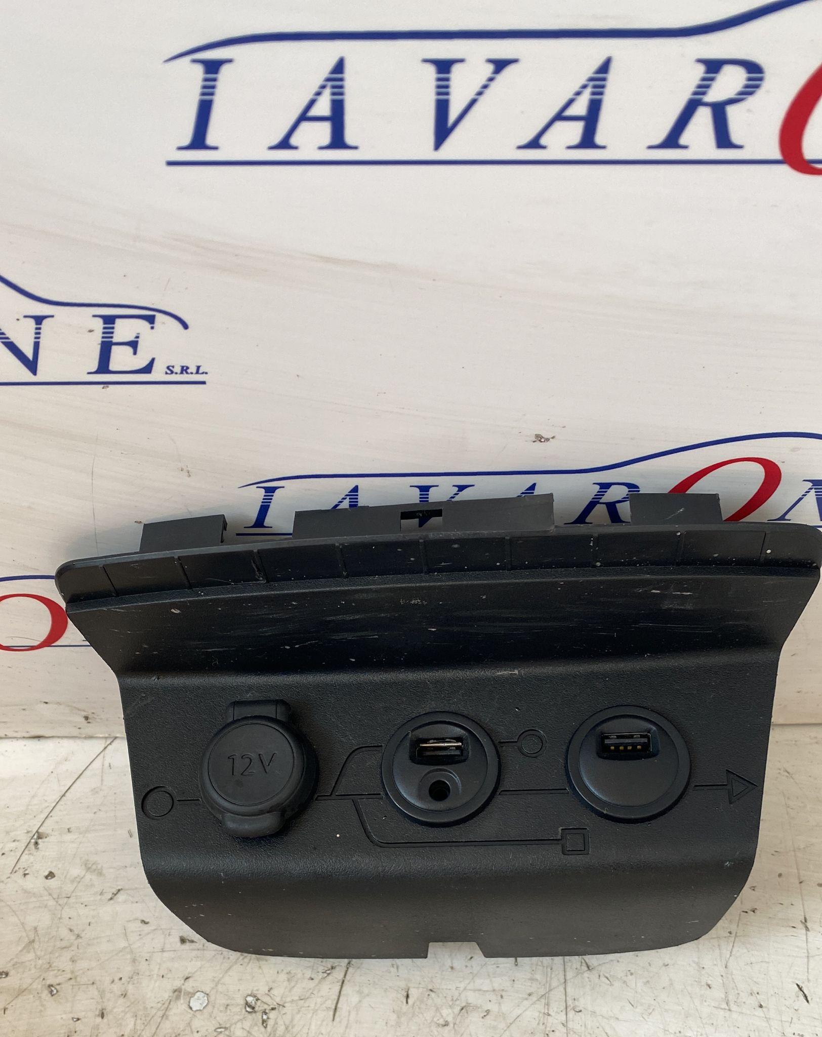 PRESA AUX/USB PEUGEOT 208 Serie 9674655377 (12>19)