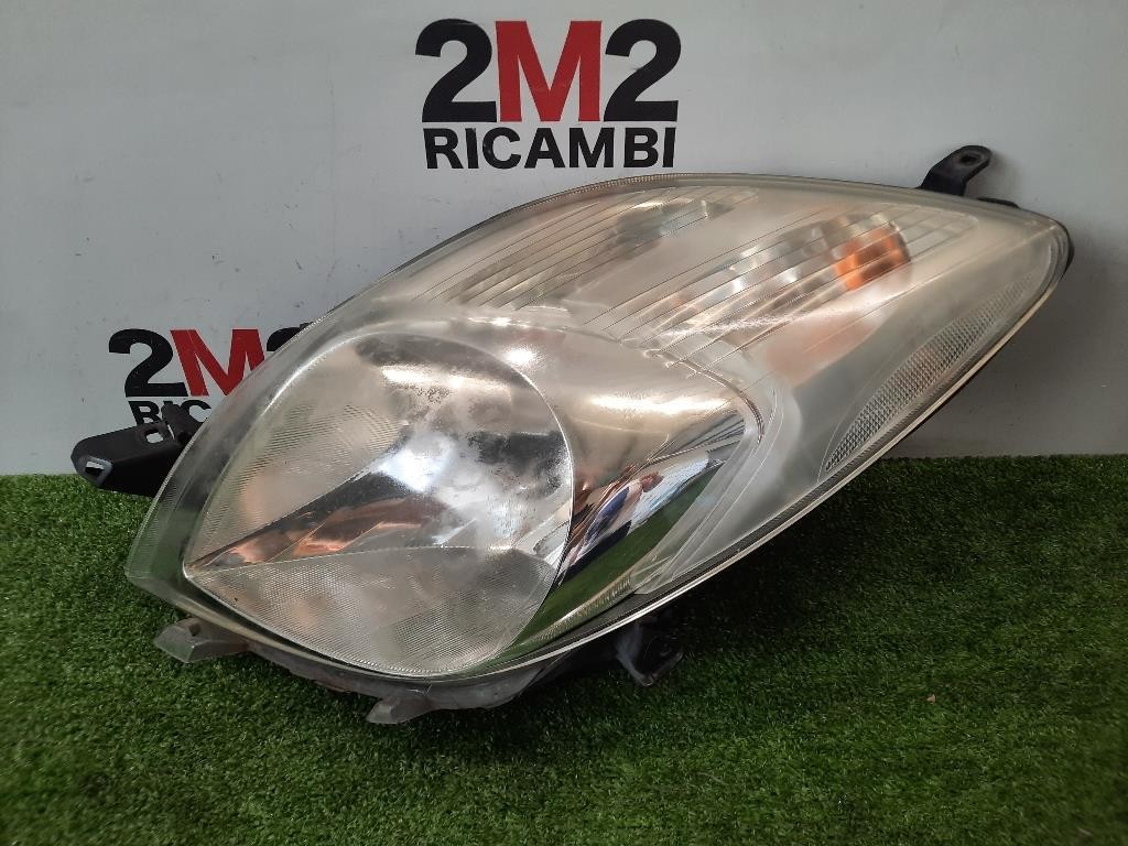 FANALE ANTERIORE SX TOYOTA Yaris Serie 811700D120 (03>05)
