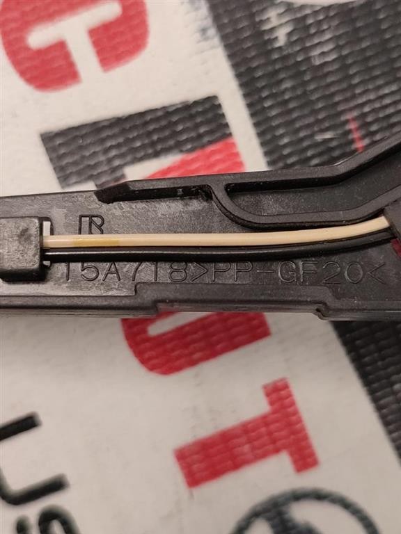 PULSANTE APERTURA PORTELLONE POSTERIORE TOYOTA Rav4 6° Serie 15A718 983 ...