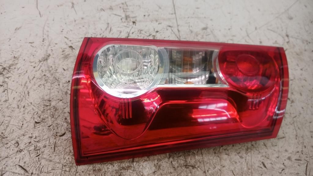 STOP FANALE POSTERIORE DESTRO DACIA Logan 1° Serie 8200744759 (04>08)