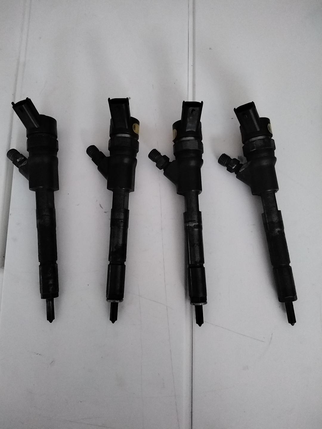 KIT INIETTORI TOYOTA Yaris Serie 0445110215 Diesel 1400 (03>05)