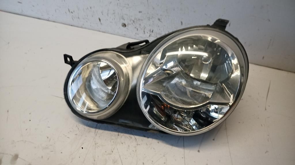 FARO ANTERIORE SINISTRO VOLKSWAGEN Polo 4° Serie 6Q1941007AF (01>09)