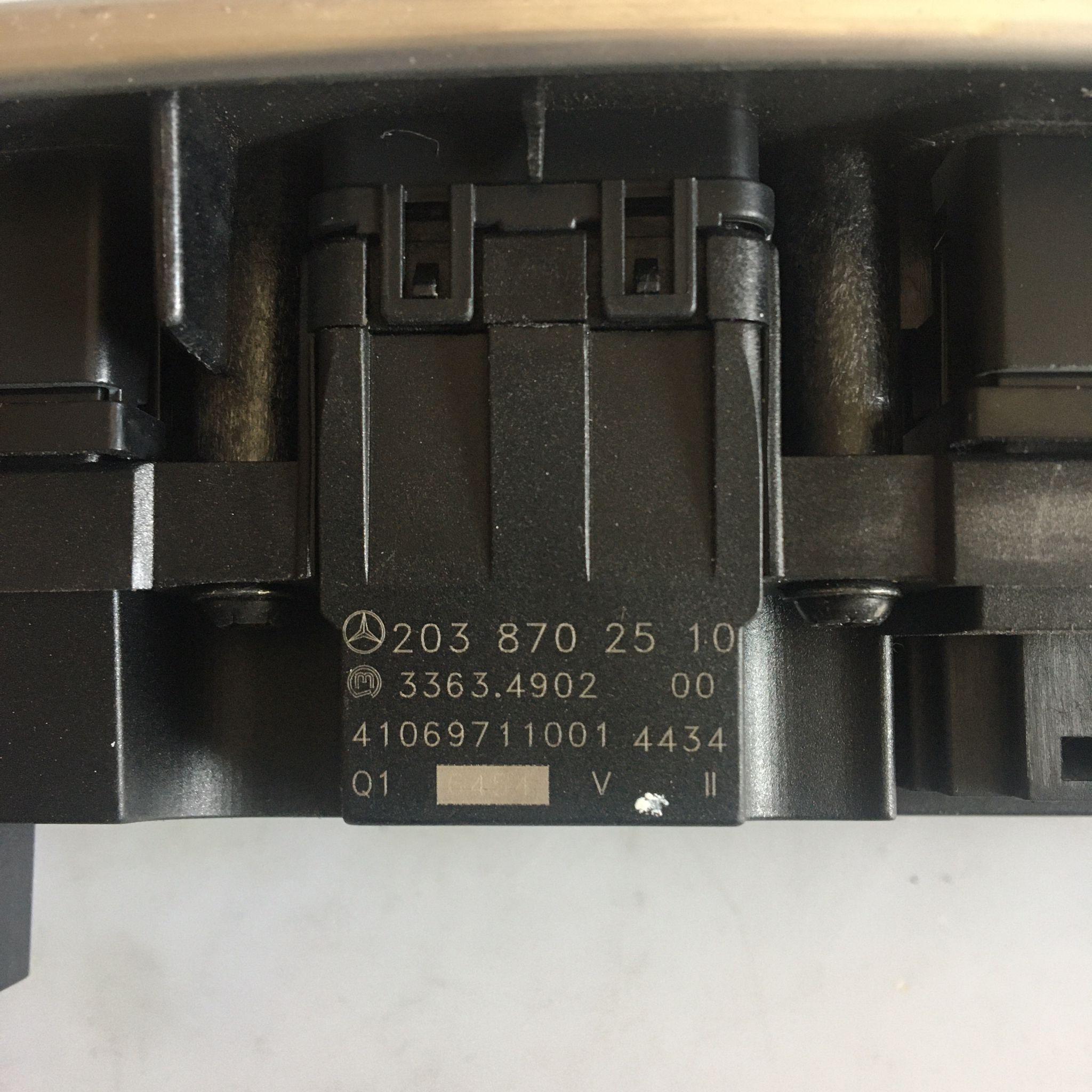 CONSOLE CENTRALE MERCEDES Classe C Sport Coupé W203 2038702510 (00>08)