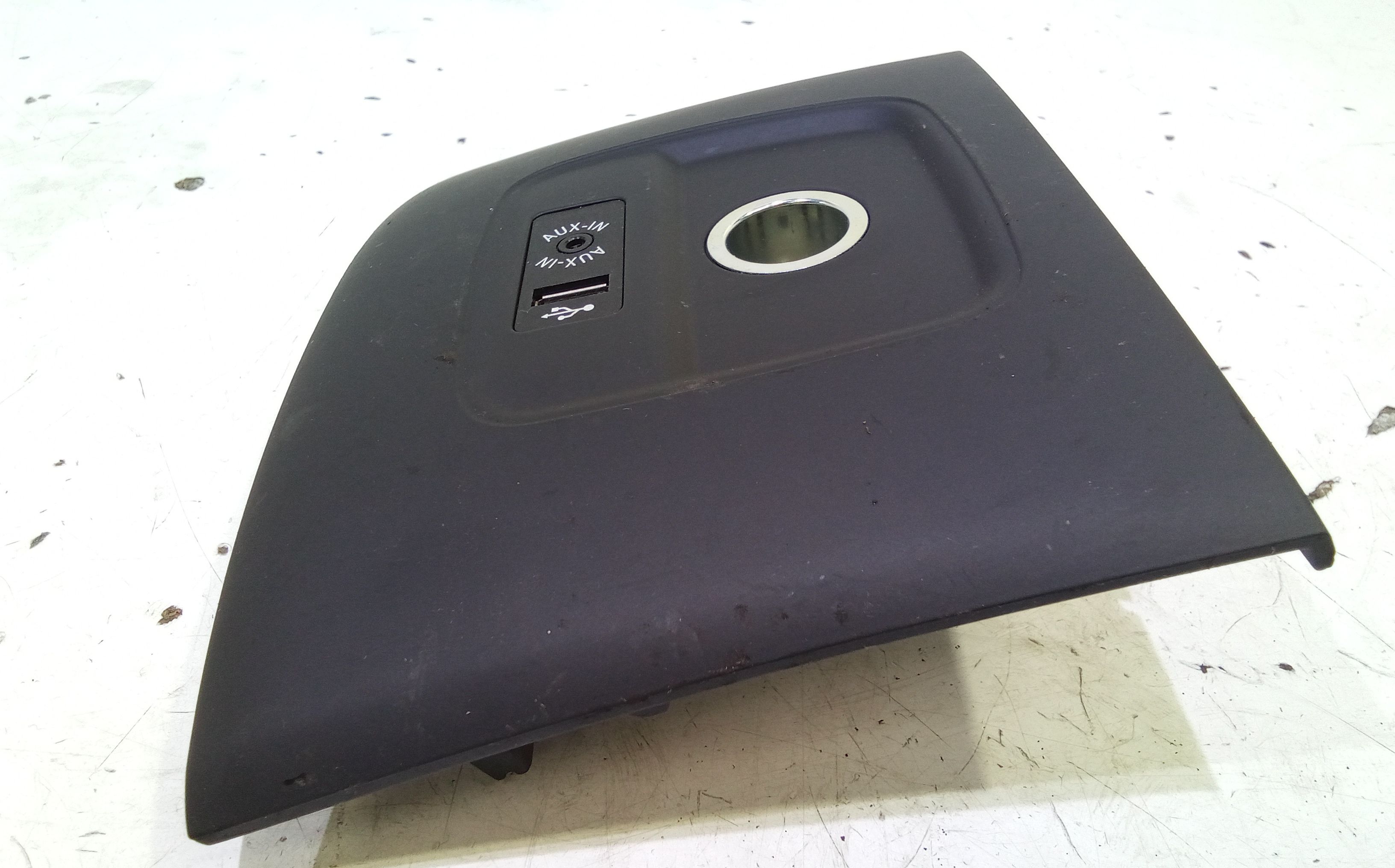 Presa AUX/USB MINI Countryman S (16>) | CasoriaCar.it