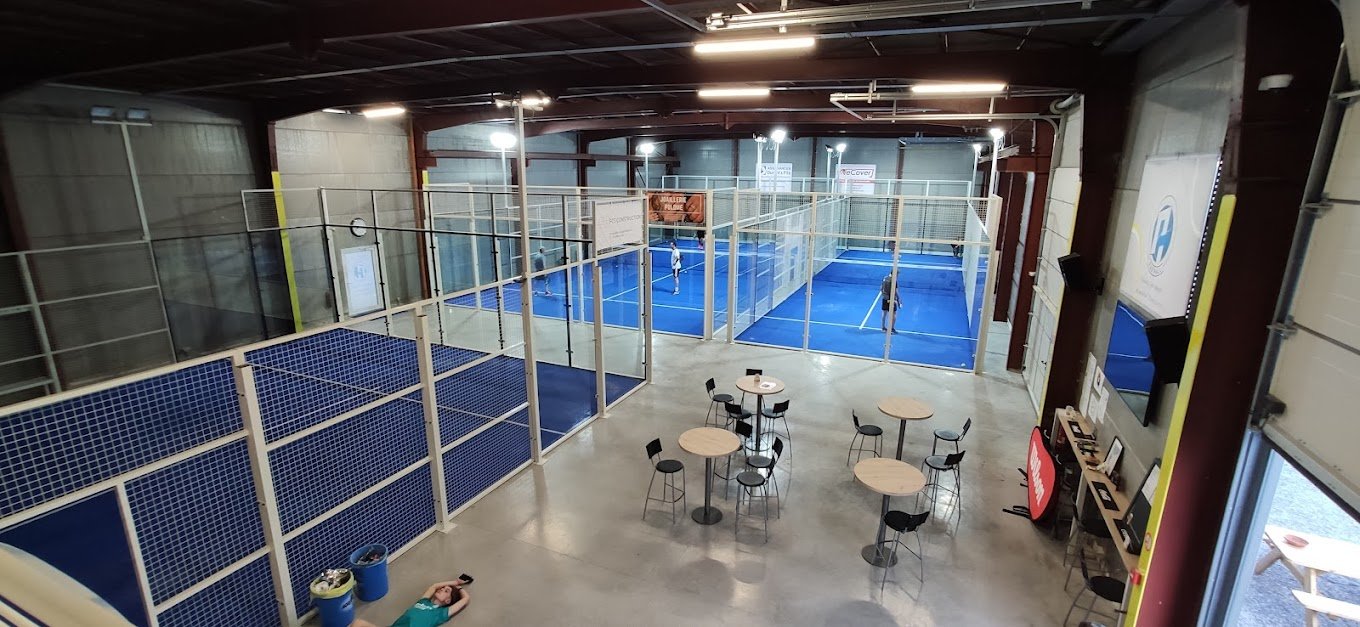 Pad hall (Thuin) - Padel | SportFinder